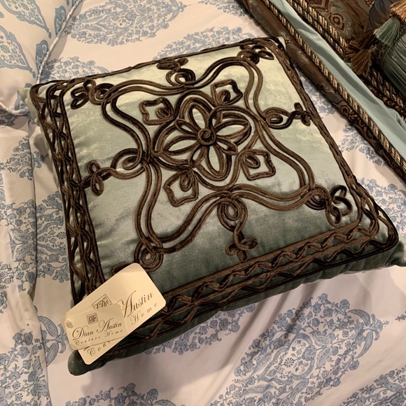 Dian Austin | Bedding | Dian Austin Brompton Court Bedding | Poshmark